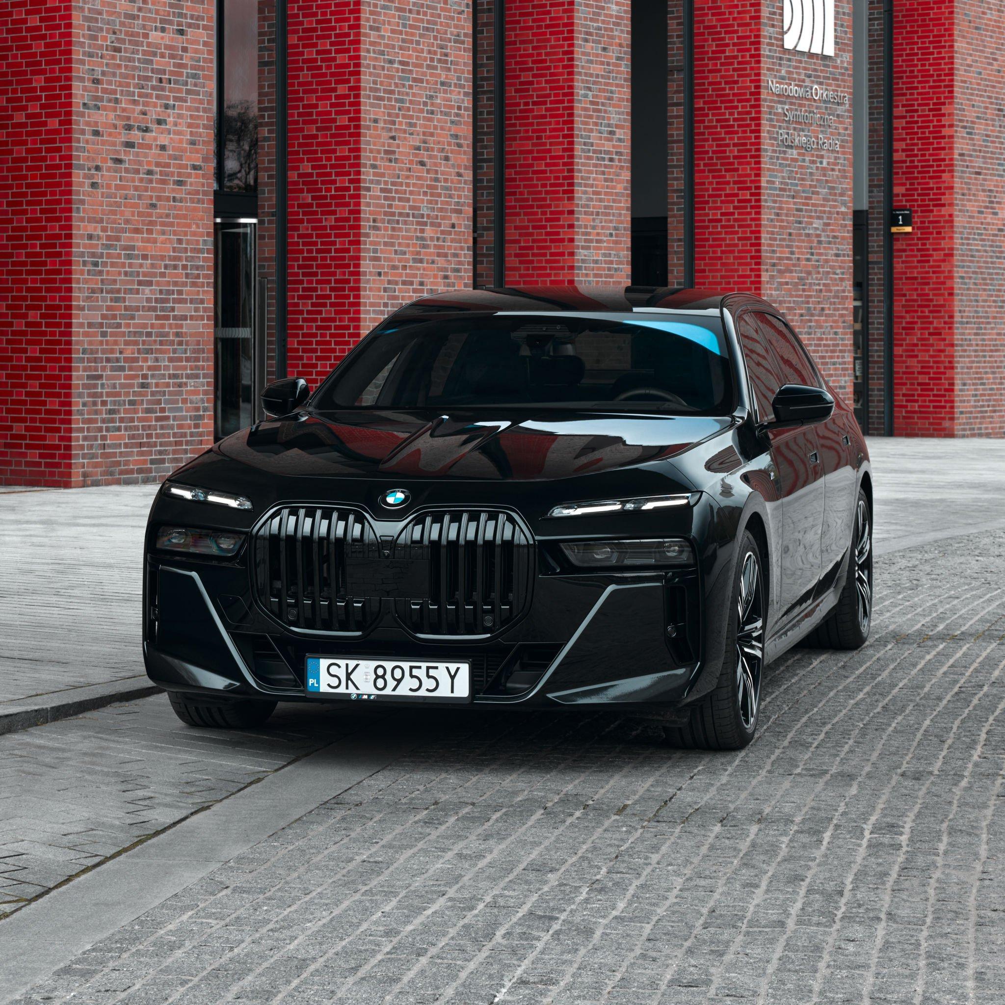 Dala Limo – Service is Quality, Travel is Our Passion
